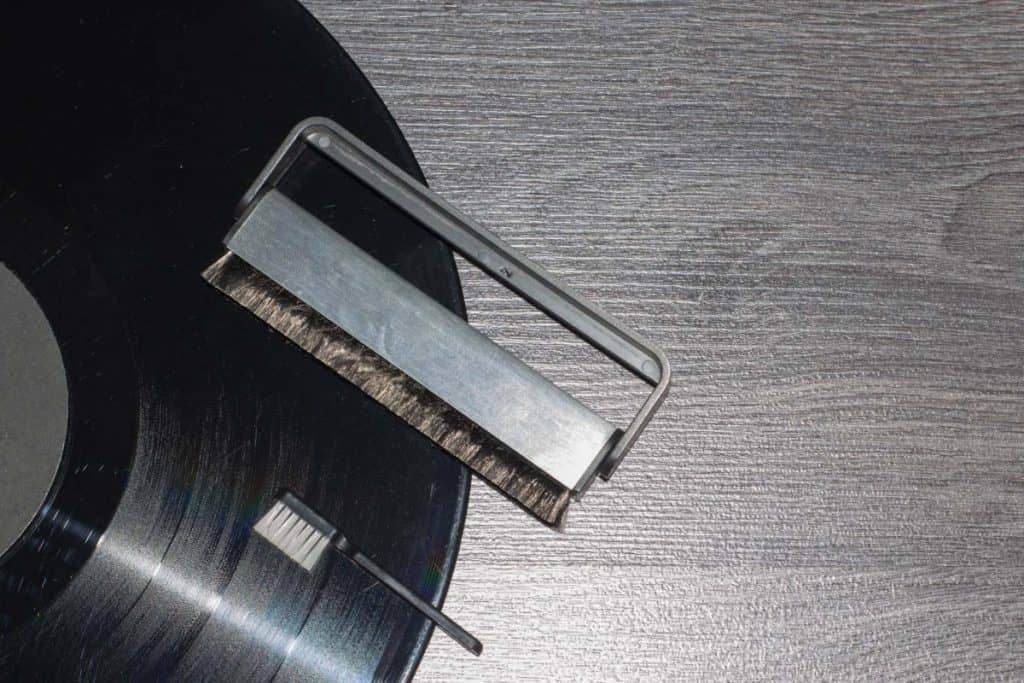 A Complete Guide To Properly Cleaning Your Vinyl Records ...