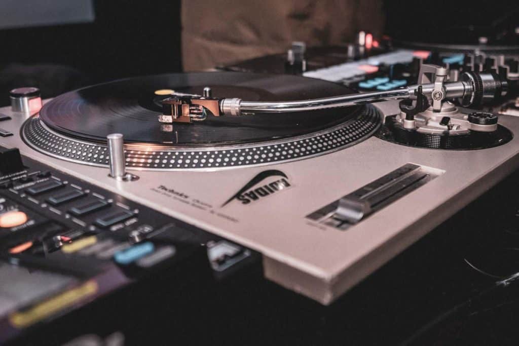 Turntables Vs. DJ Controller: A Comparison - VacationVinyl.com