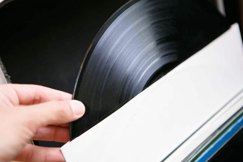 A Step By Step Guide To Cleaning Vinyl Records With Microfiber ...