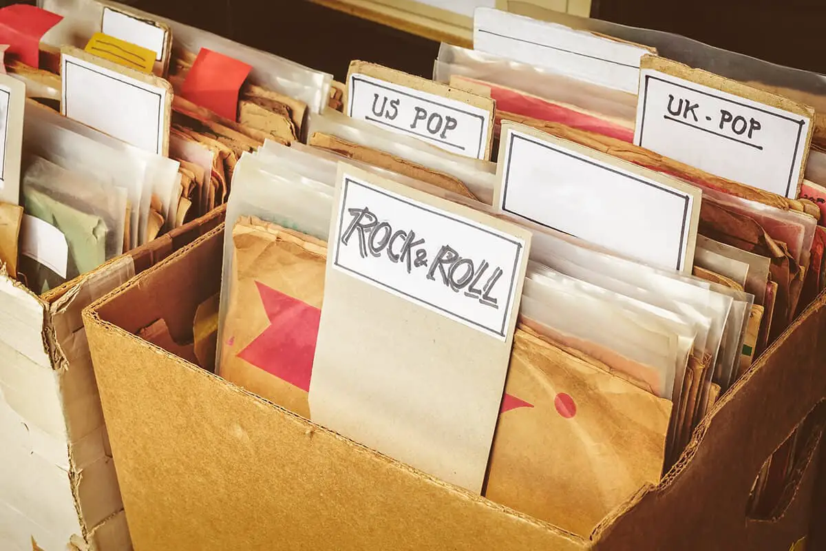 How To Organize Vinyl Records – VacationVinyl.com