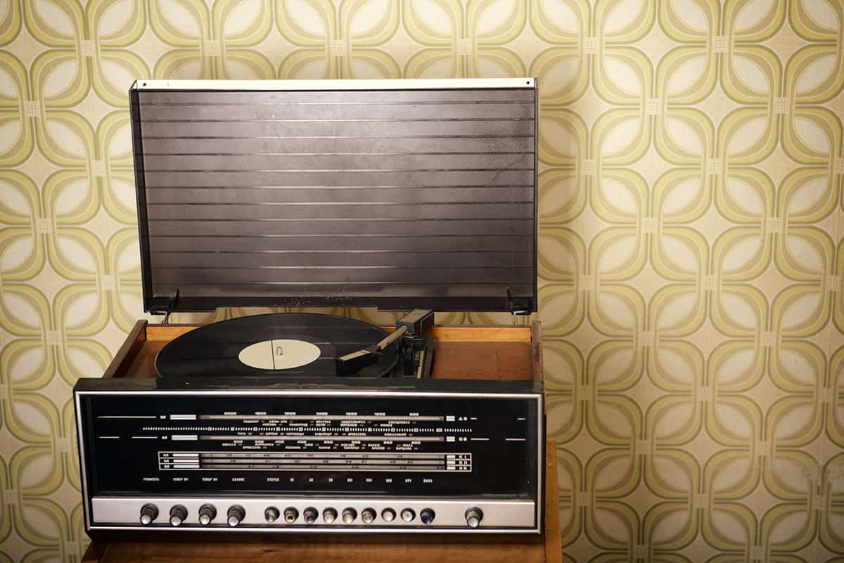 Turntable vs. Record player: (We Explain the Difference) - VacationVinyl.com